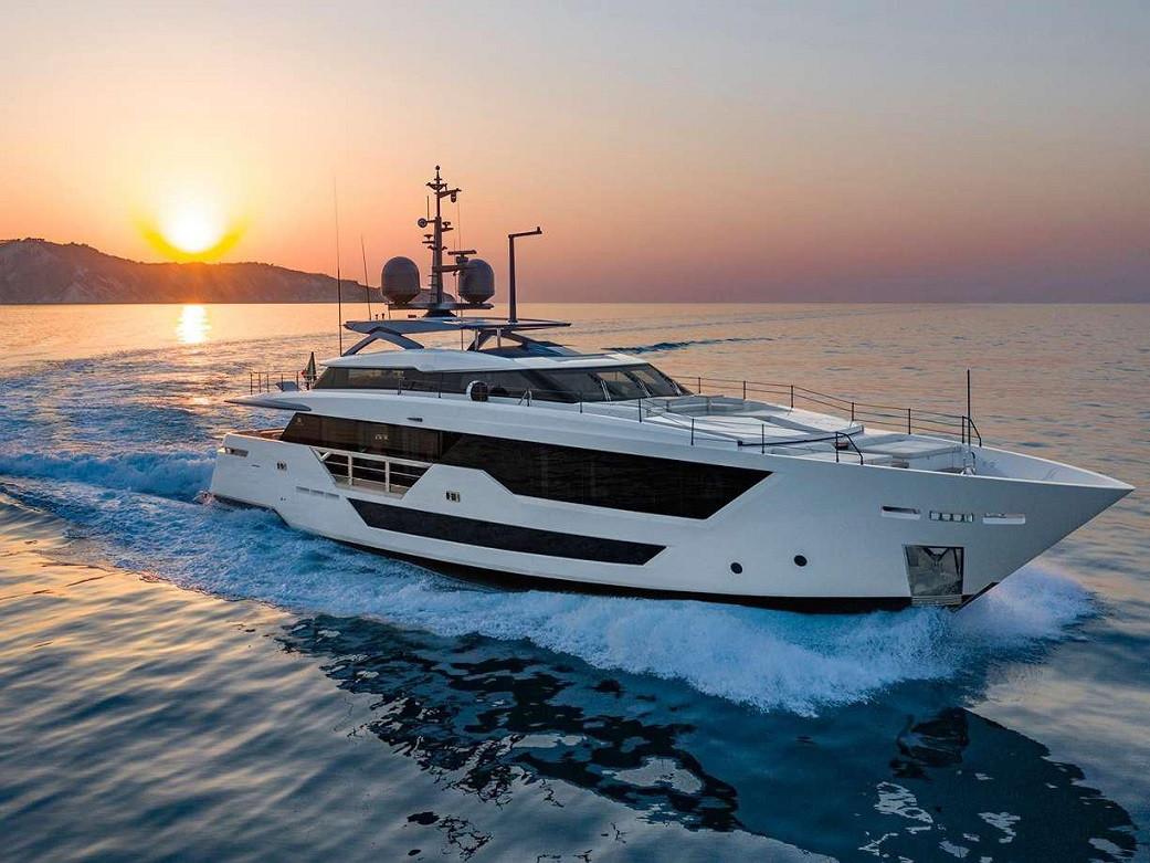 2024 ALVIUM Ferretti 106ft Custom Line Luxury Yacht Rental in Ibiza w ...