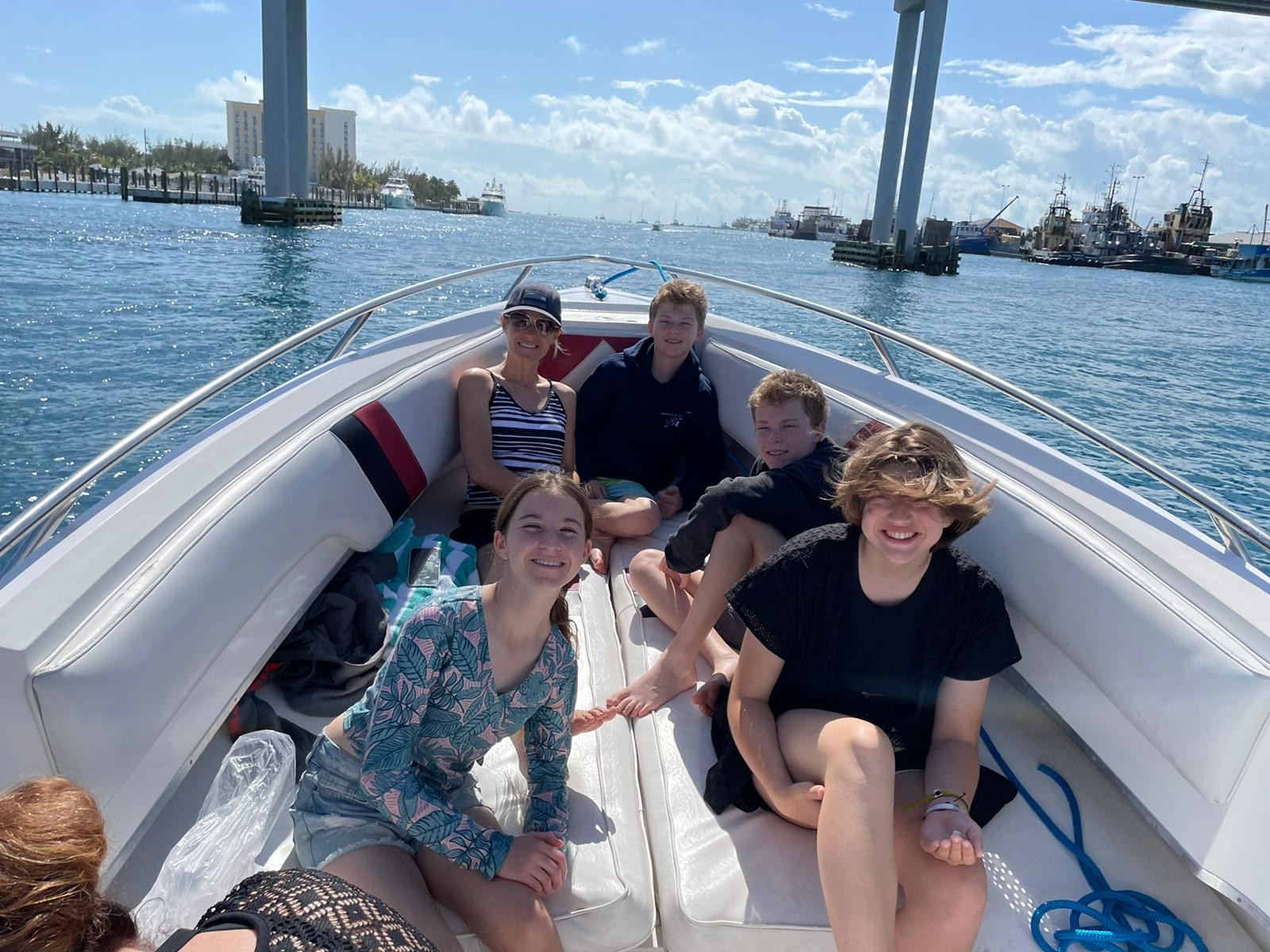 Speed Boat: Let's Get Piggy with It - Swimming Pig Adventure | Getmyboat