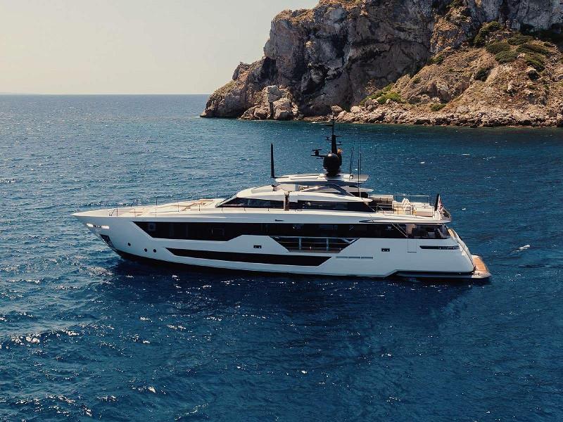 2024 ALVIUM Ferretti 106ft Custom Line Luxury Yacht Rental in Ibiza w ...