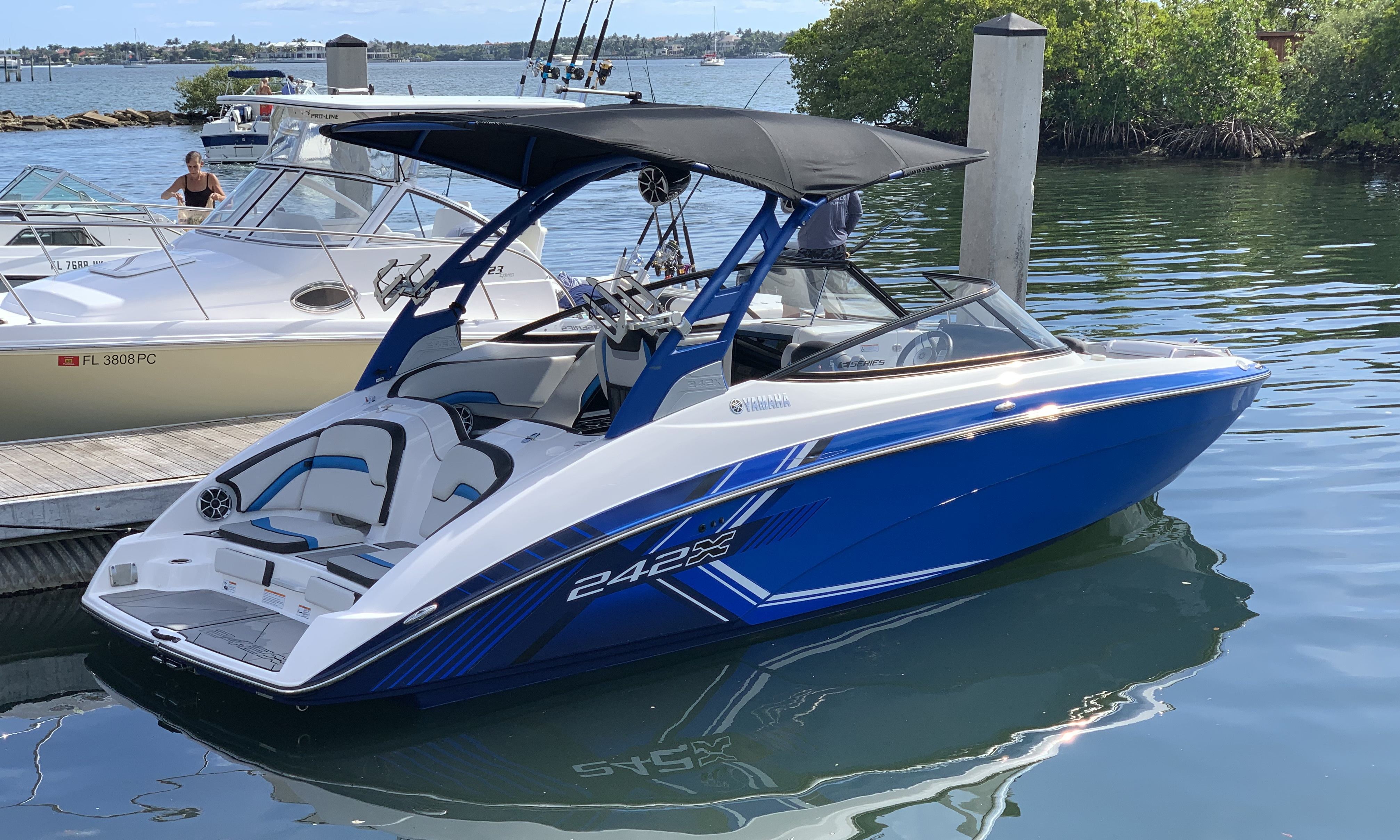 Enjoy A Day Cruising Hollywood Florida Aboard Yamaha 242x E-series Bowrider! | Getmyboat