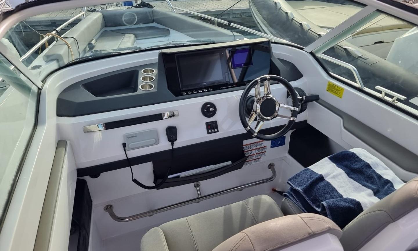 Barco abierto Axopar 28 con 1 cabina, baño en alquiler en Trogir, Split ...